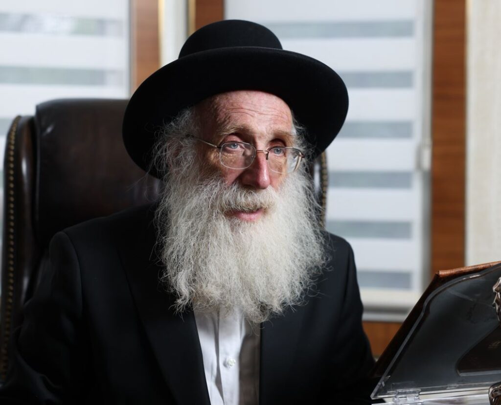 A Guiding Light – The Voice of Lakewood